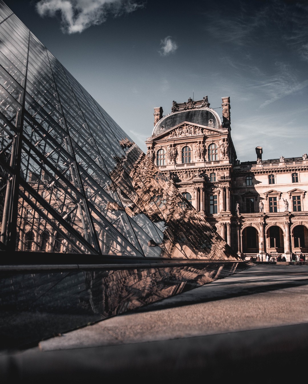 Louvre Museum Glass Pyramid Paris Architecture
