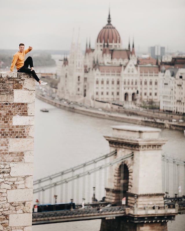 Man Budapest Parliament Building Chain Bridge