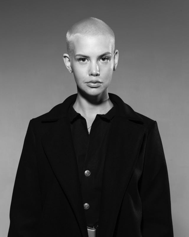 Mia Zhao – Fashion & Beauty Photographer